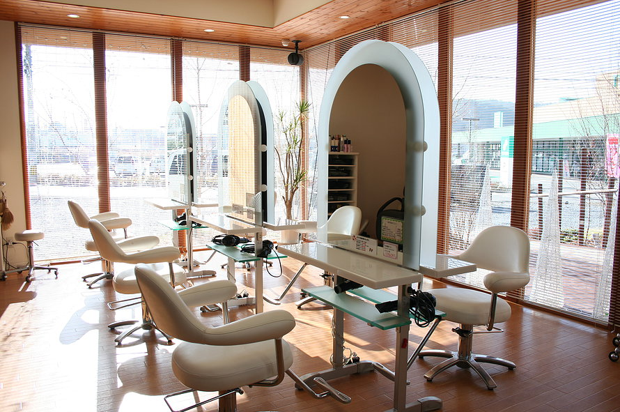 佐久市広臼田駅より徒歩15分の美容室サンフルール比呂｜佐久総合病院から5分、ツルヤ臼田店様となり、しんきん臼田支店様向かい